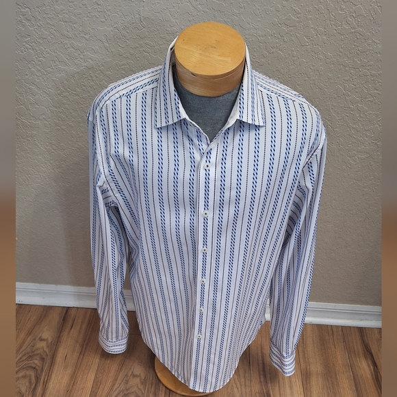 Robert Graham | Shirts | Robert Graham Button Down Shirt | Poshmark